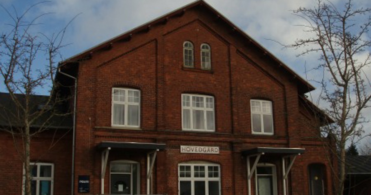 Hovedgård stationsby